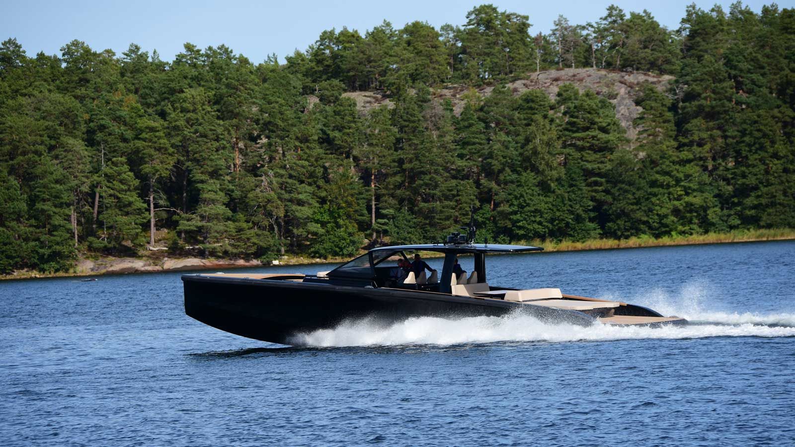 Test driving the 18m flagship chase boat from Windy